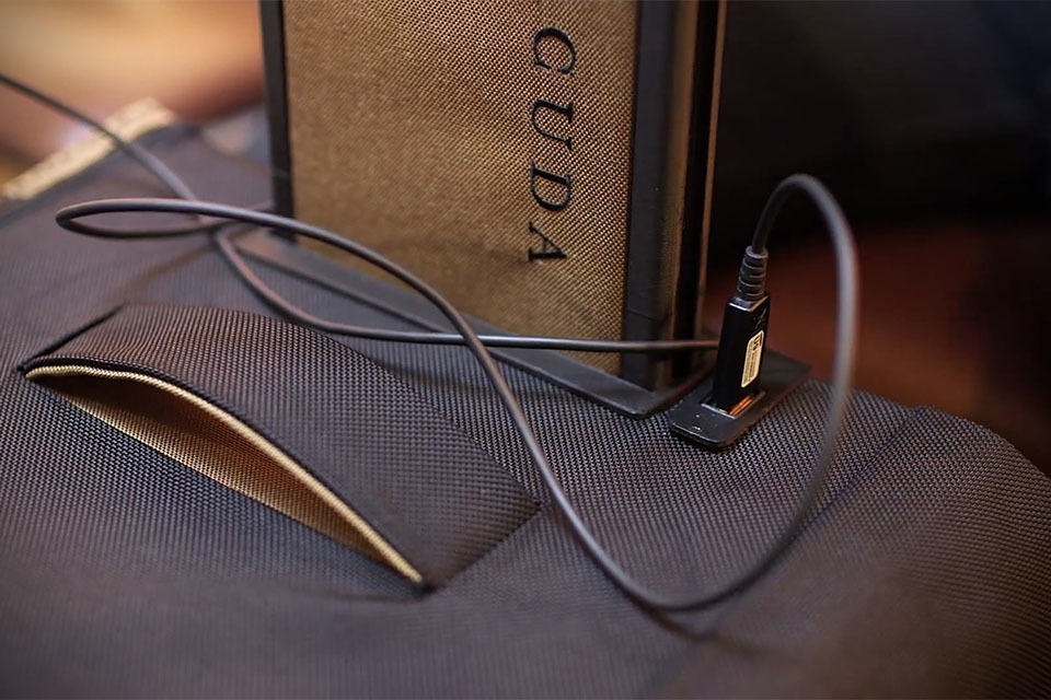 Barracuda is a Carry-on Luggage That Collapses to Just 4 Inches Thick