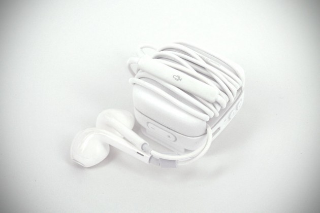 Cable Cube Adds Bluetooth Connectivity to Regular Earphones without the ...