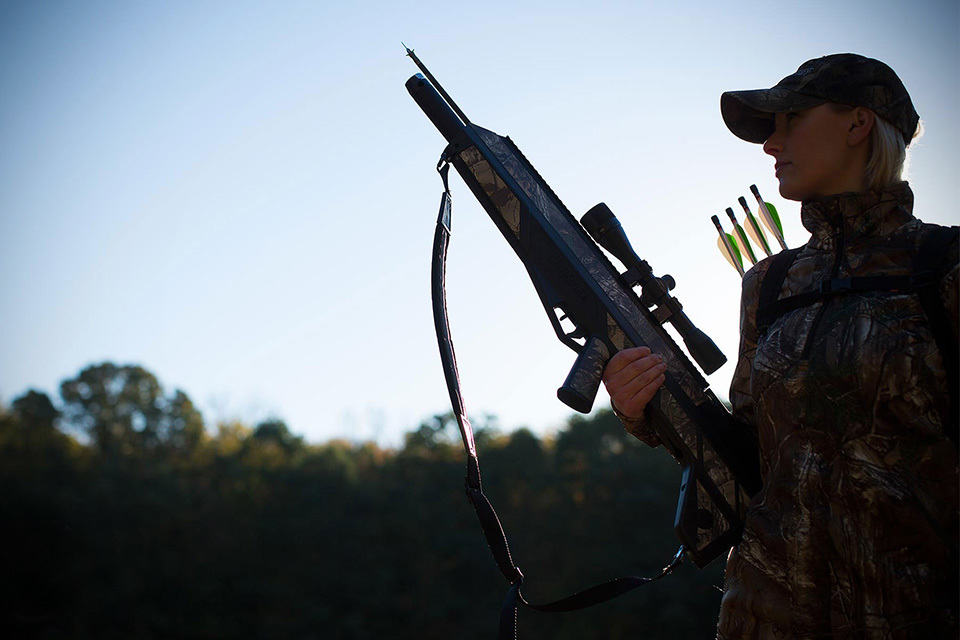 Crosbow Pioneer Airbow: Silent Big Game Air-powered Arrow Gun