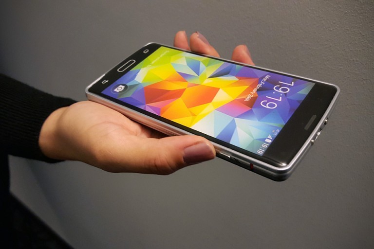 MyPhaser Is A Stun Gun Disguised As A Non-Functioning Smartphone