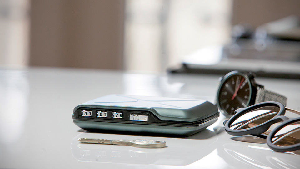 This Metal Wallet Keeps Your Money Safe With 3-Digit Locking Code