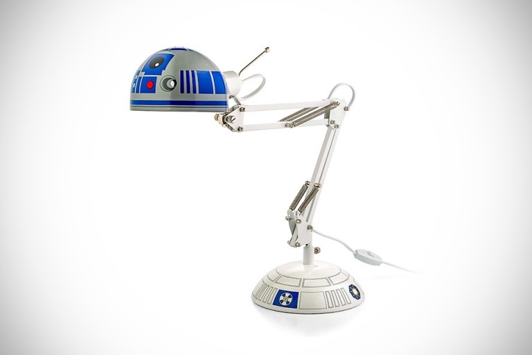 R2-D2 Desk Lamp Shed Some Light So You Won’t Be On The Dark Side