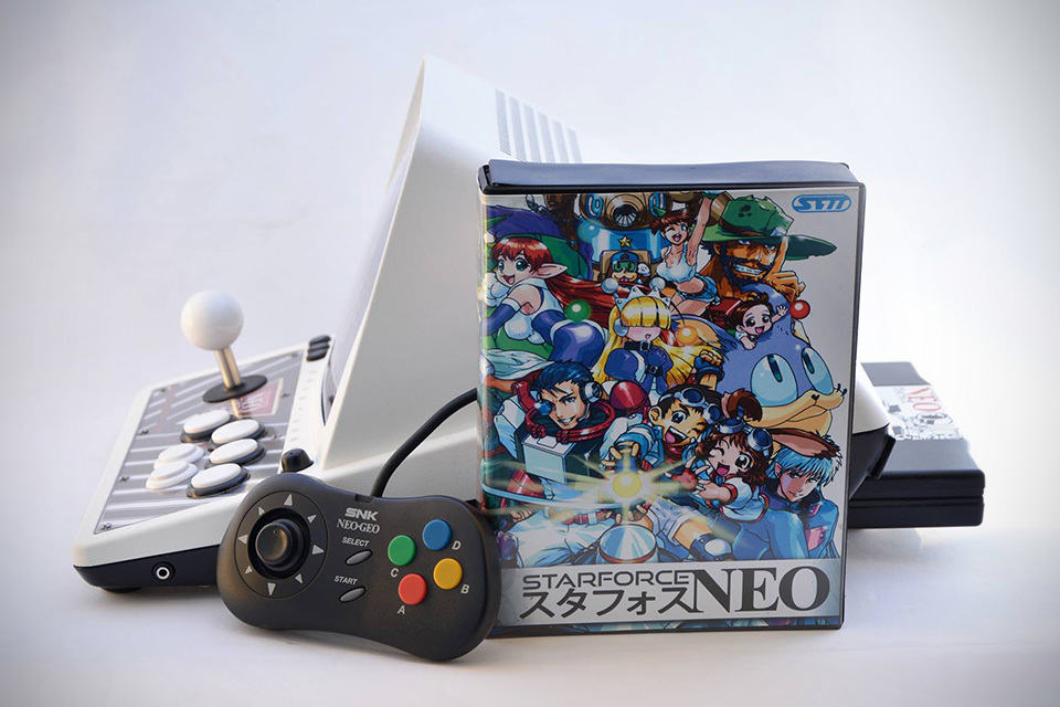 Neo Geo Game Console Turned Into A Beautiful Tabletop Arcade Machine