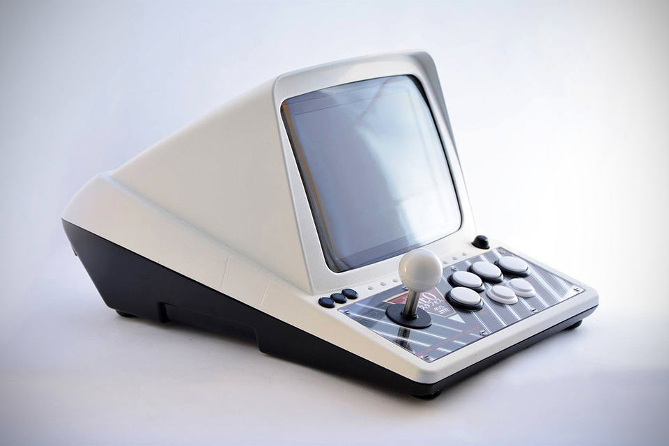 Neo Geo Game Console Turned Into A Beautiful Tabletop Arcade Machine