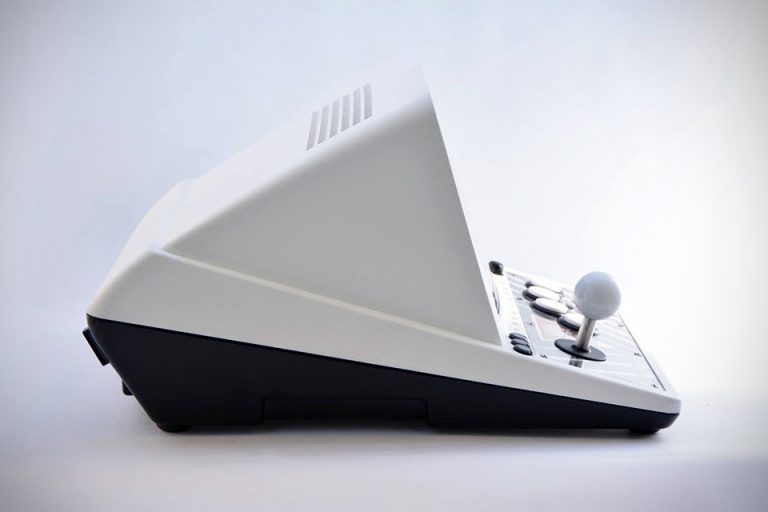 Neo Geo Game Console Turned Into A Beautiful Tabletop Arcade Machine