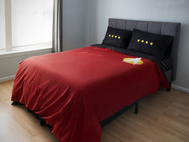 Cosy Up With Star Trek: The Next Generation Uniform Bedding Set